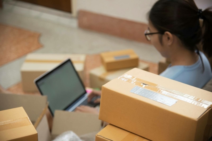 How to Ship Products to Customers from Home - Octolize Blog